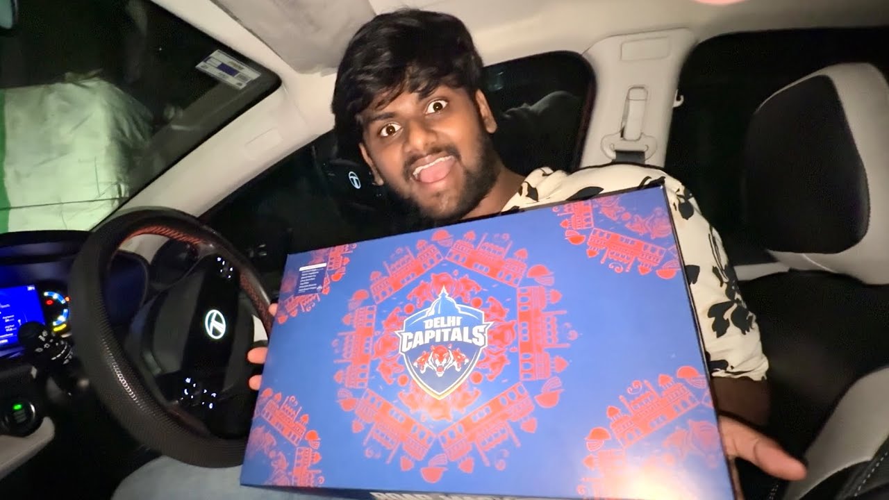 20,000/- Ticket కి ఇలాంటి Food పెడతారా?? 😢 Ipl Food Box 😯 MouLiving ...