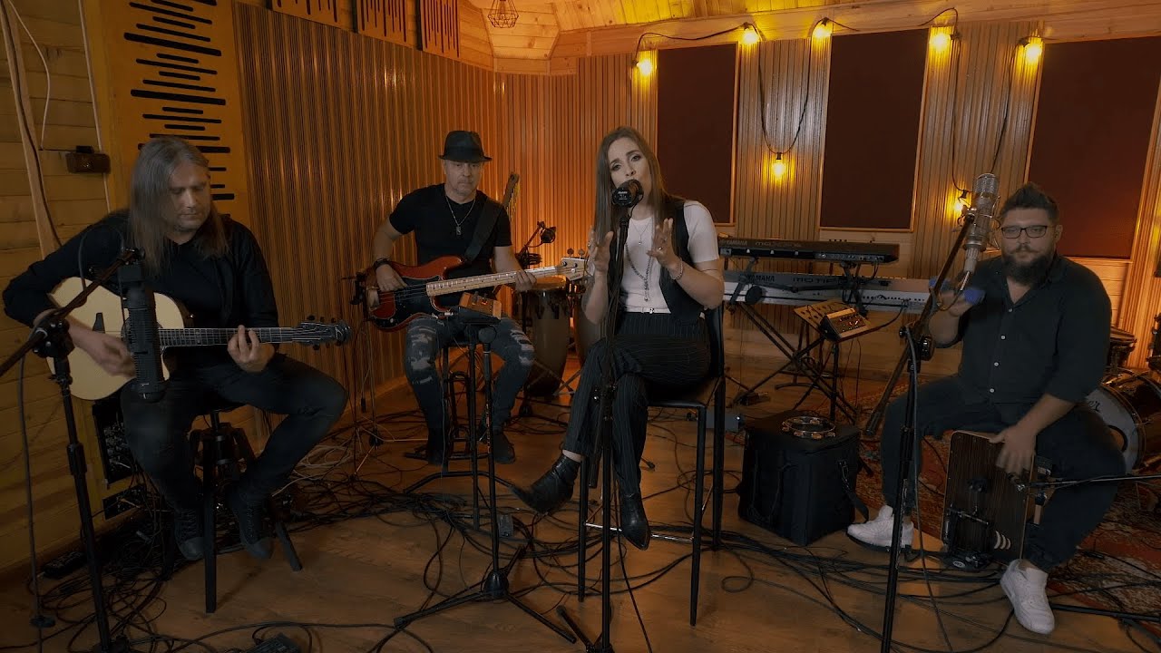 Magda Hanausek & T.Day - Kołysanka (Live Session) - YouTube