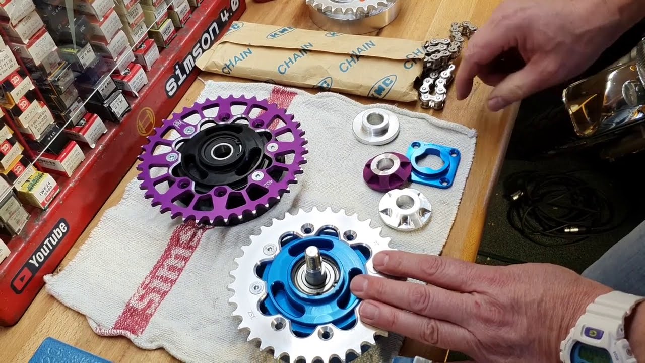 Neue PZ- Tuning Simson CNC Kettenräder und Mitnehmer. Farblich eloxiert ...