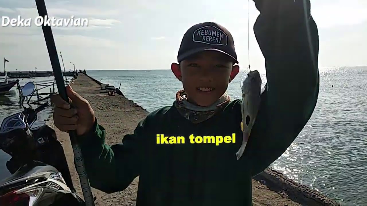 Mancing mania di Laut kabupaten Gersik - YouTube