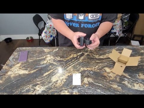 What to Know About This Phone Holder