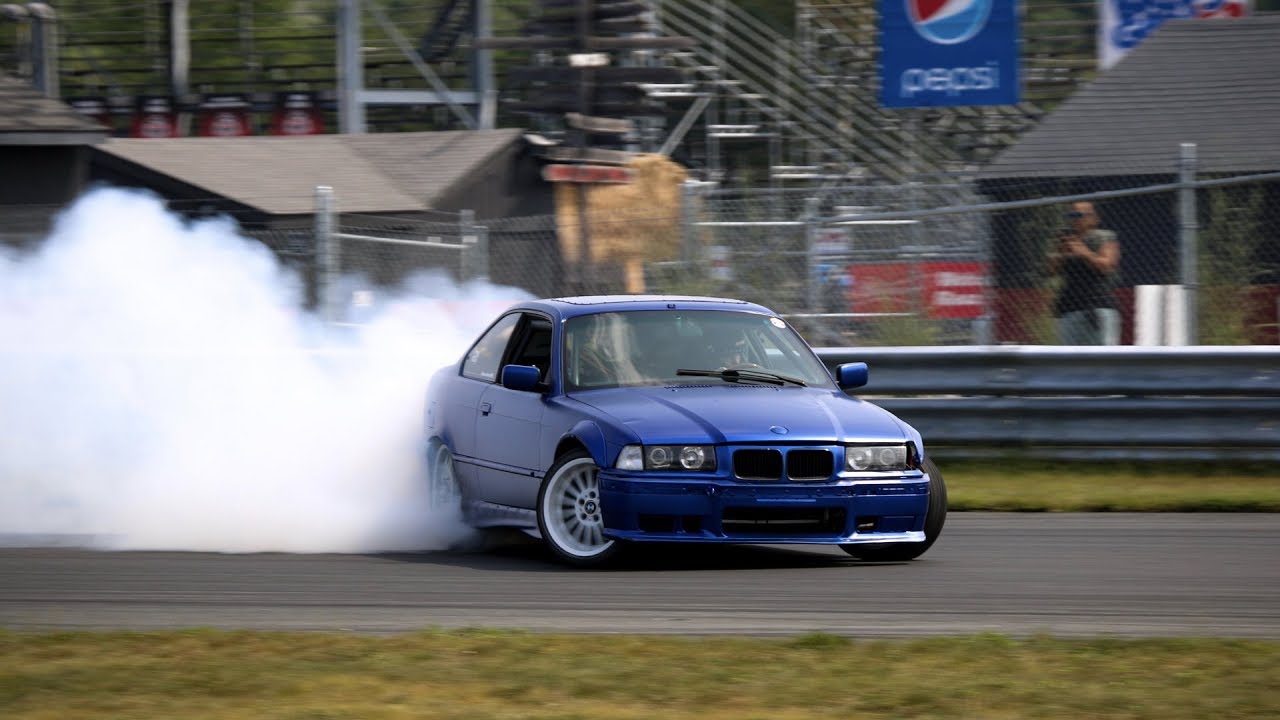 TIRE FLIES OFF DRIFTING! - YouTube