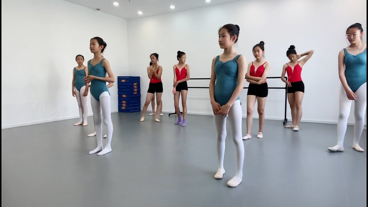 Girls' Basic Dance Training 舞蹈基本功训练 240518 - YouTube