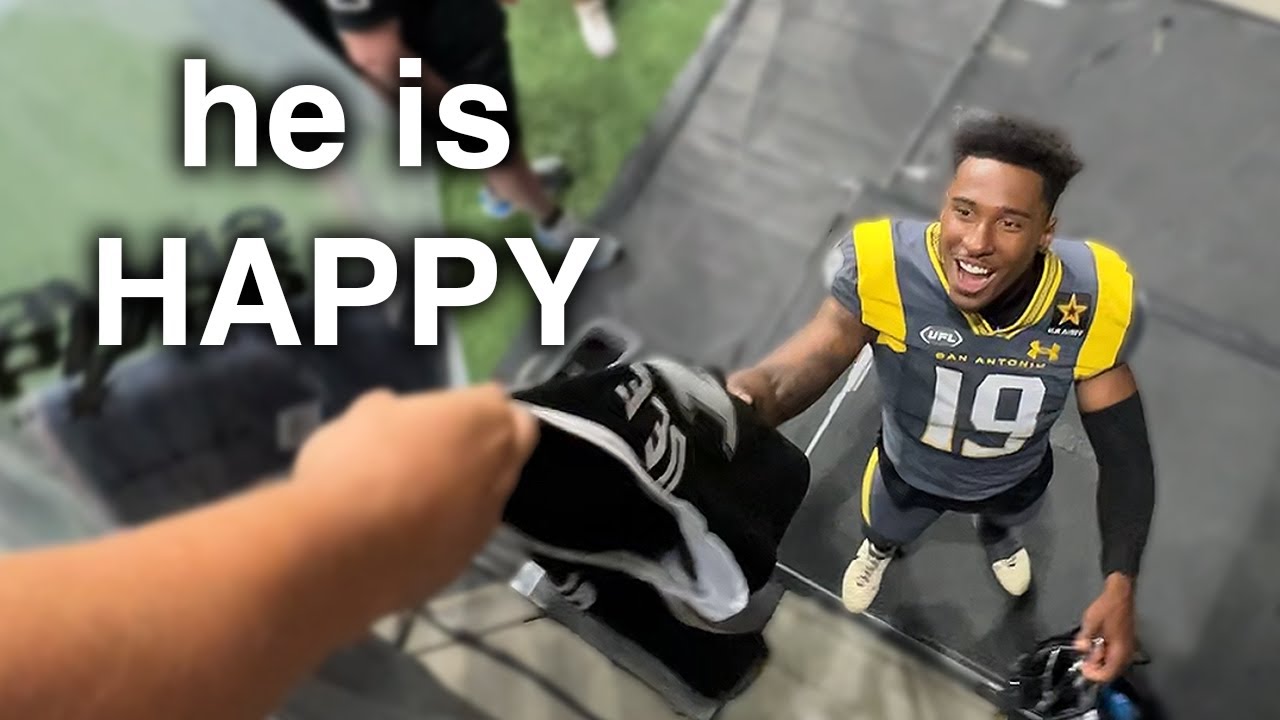 I Surprised Deestroying with Gifts for His New Team - YouTube
