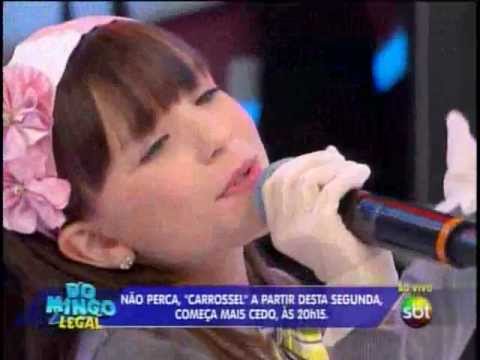 Larissa Manoela  que interpreta a Maria Joaquina canta Bom Dia - Domingo Legal 14/10/2012