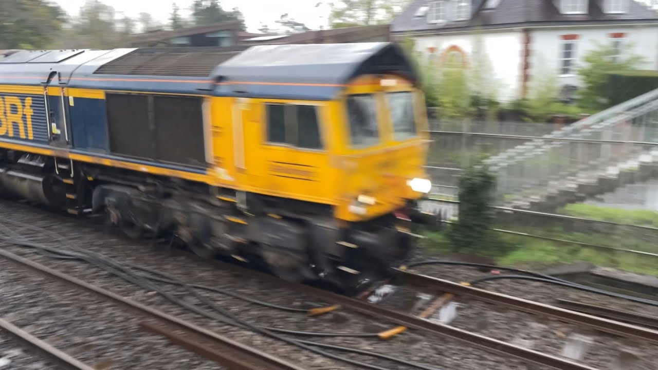 Class 66 | 66724 'Drax Power Station' | Light Engine | GB Railfreight ...