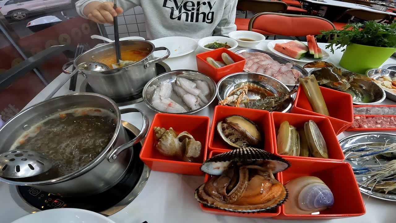 $36 Fresh And Live Seafood Small Hot Pot Buffet In China - YouTube
