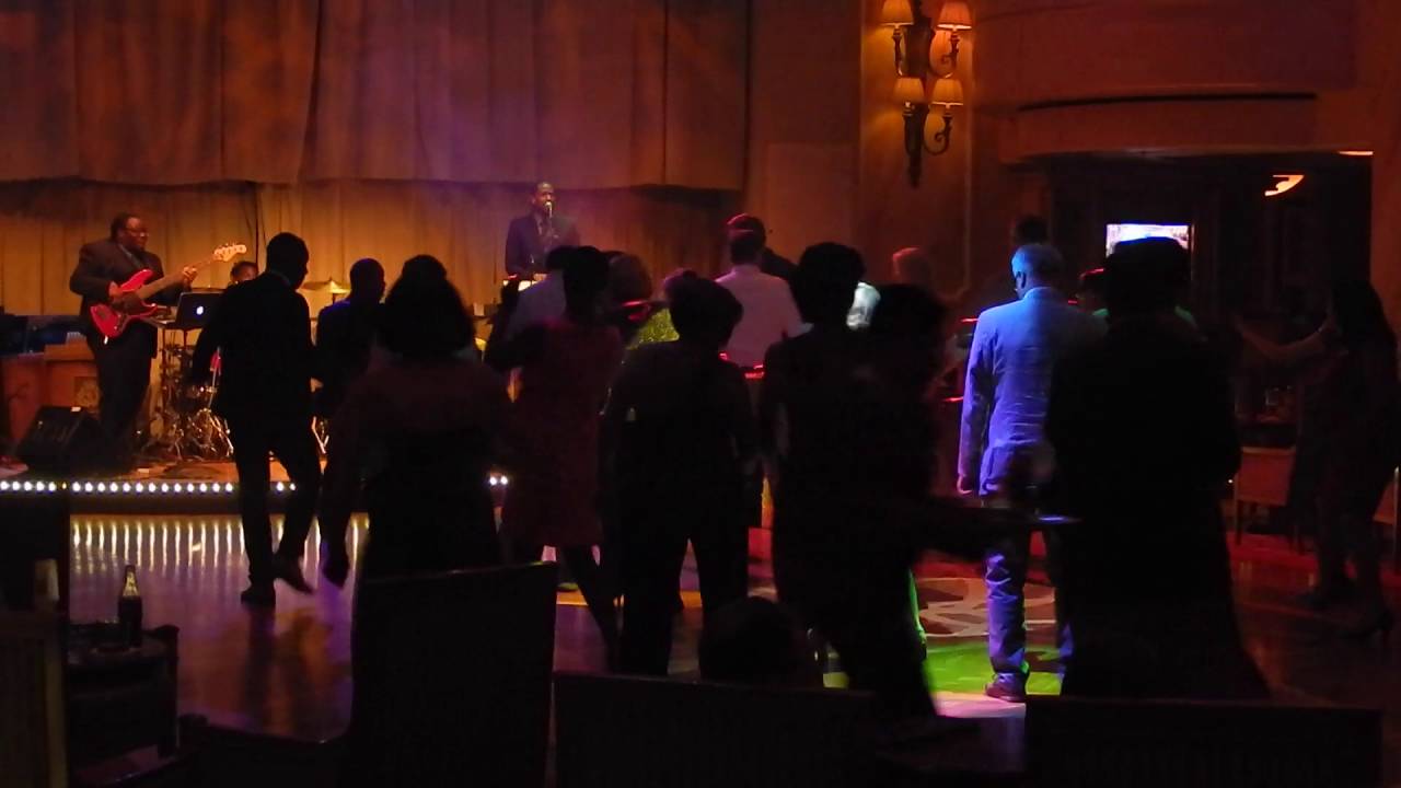 Cunard Queen Victoria Party Night - YouTube