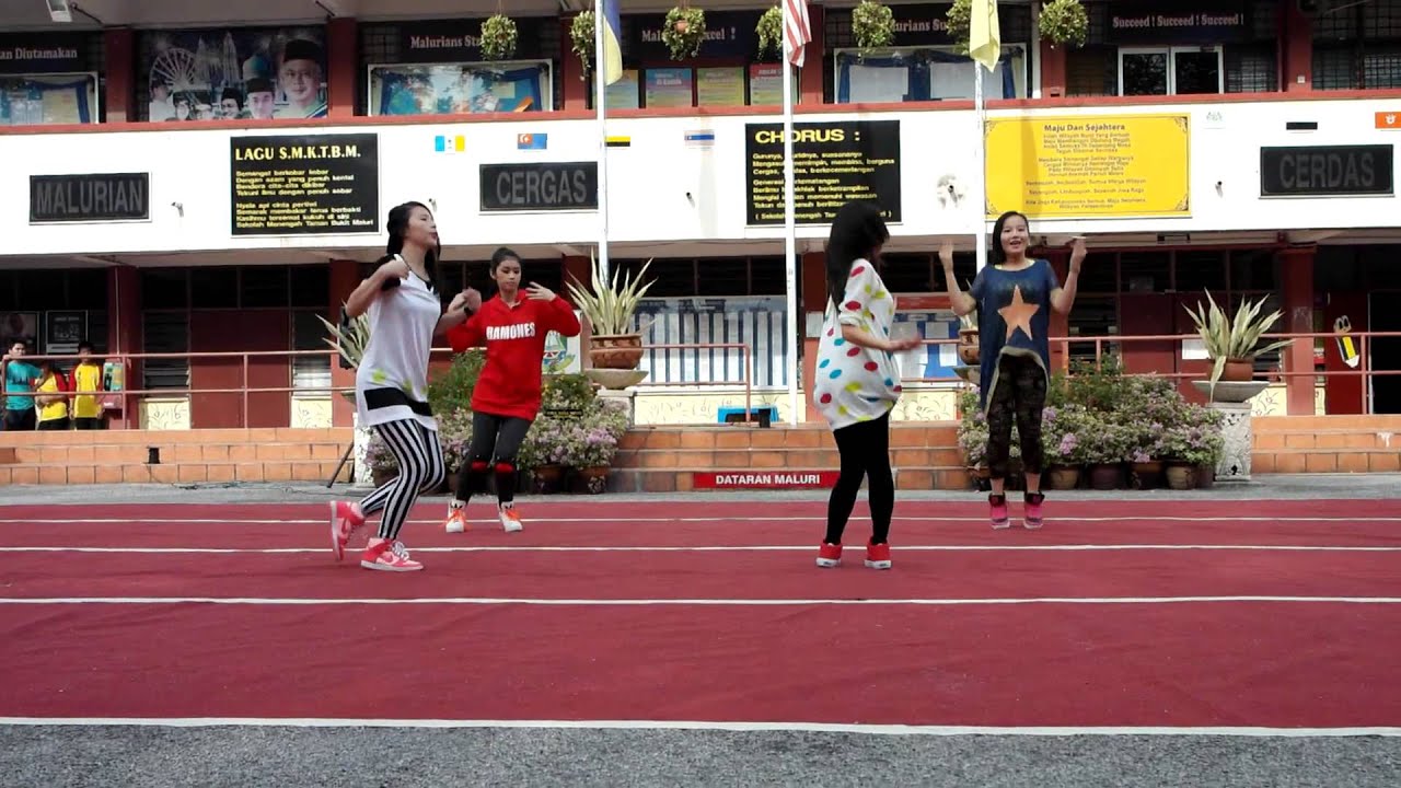 SMKTBM Teacher Day Performance - K-POP DANCE (14062013) - YouTube