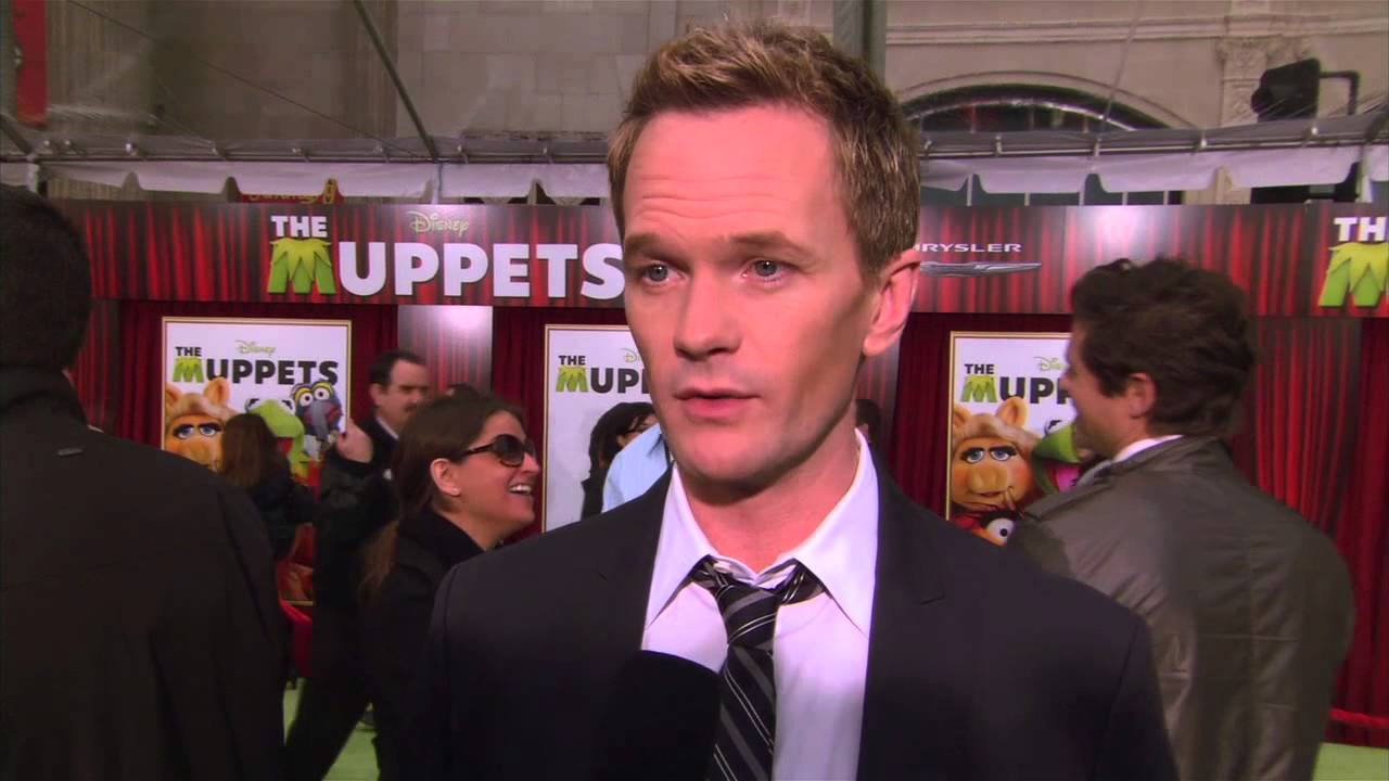 The Muppets: Premiere Interview with Neil Patrick Harris | ScreenSlam - YouTube