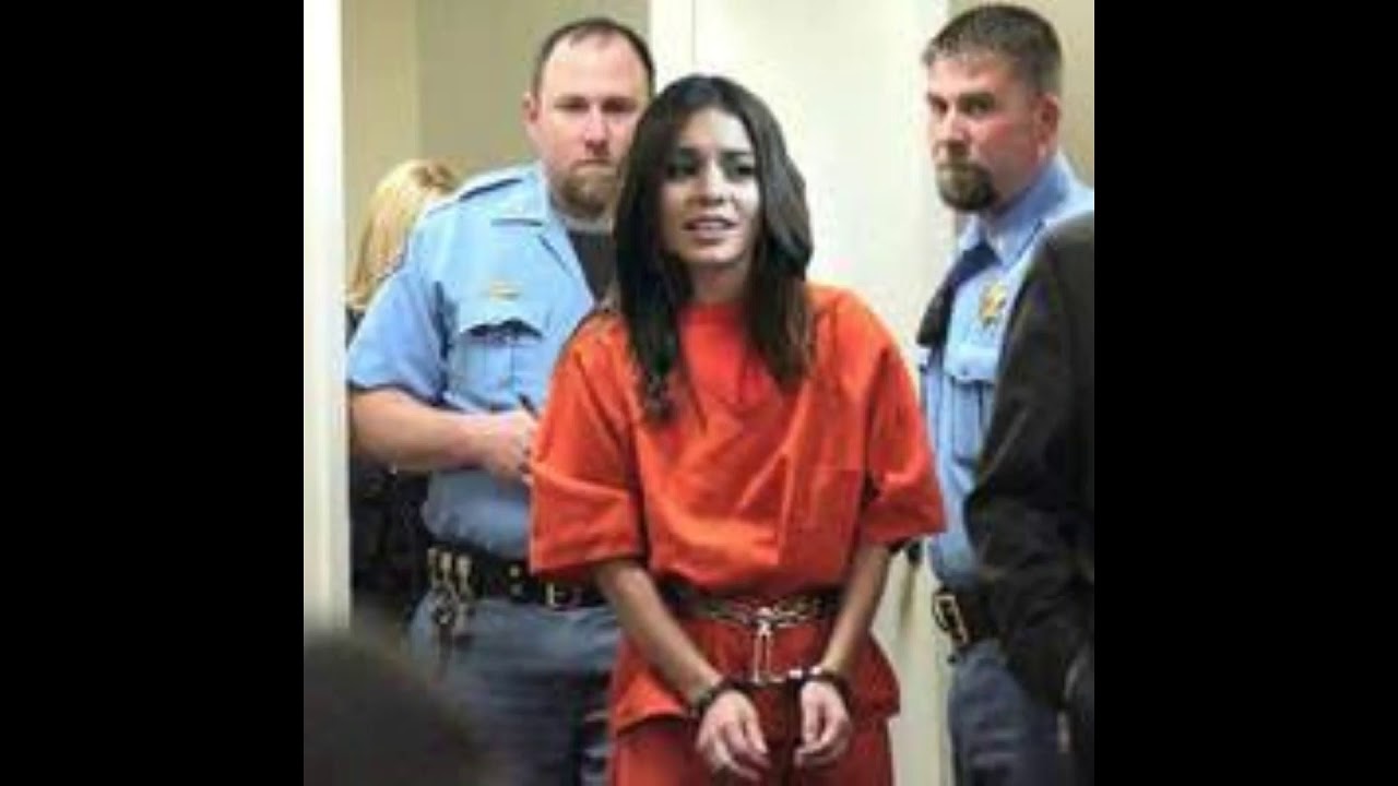 Prison girls shackled - YouTube