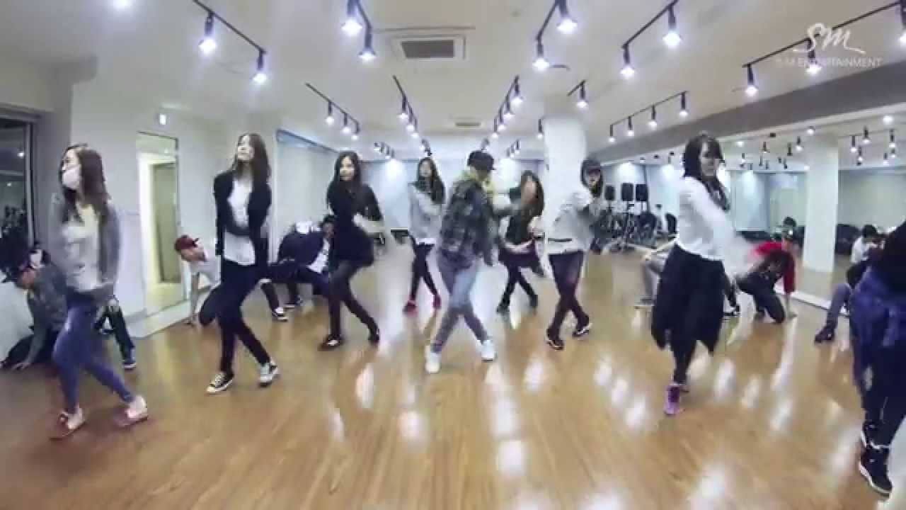 SNSD/Michael Jackson-Scream Dance - YouTube