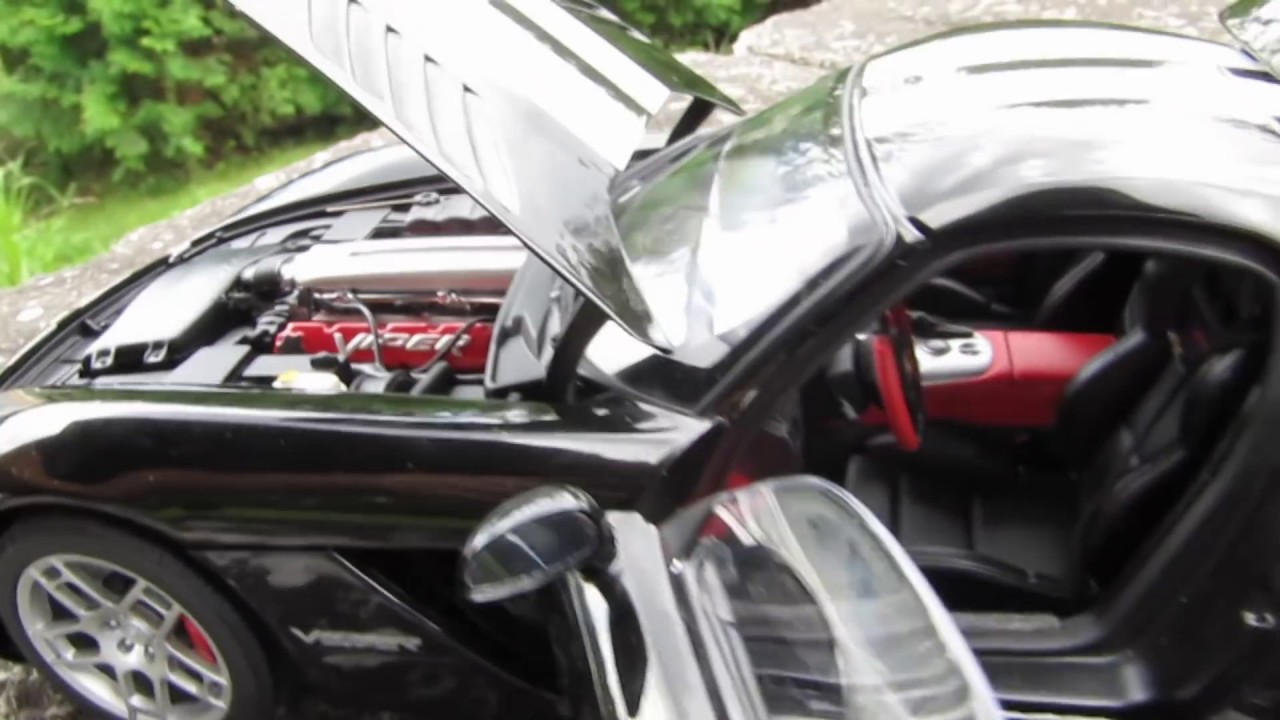dodge viper srt-10 limited edition autoart 1:18 - YouTube