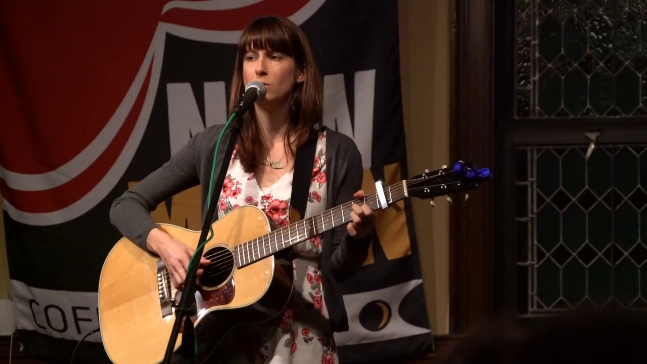 Emily Mure - "Leaves" [LIVE at New Moon Coffeehouse] - YouTube