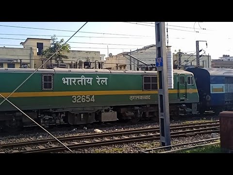 Parallel Entry At Chhapra Junction # Bagh Express VS Garib Nawaz ...