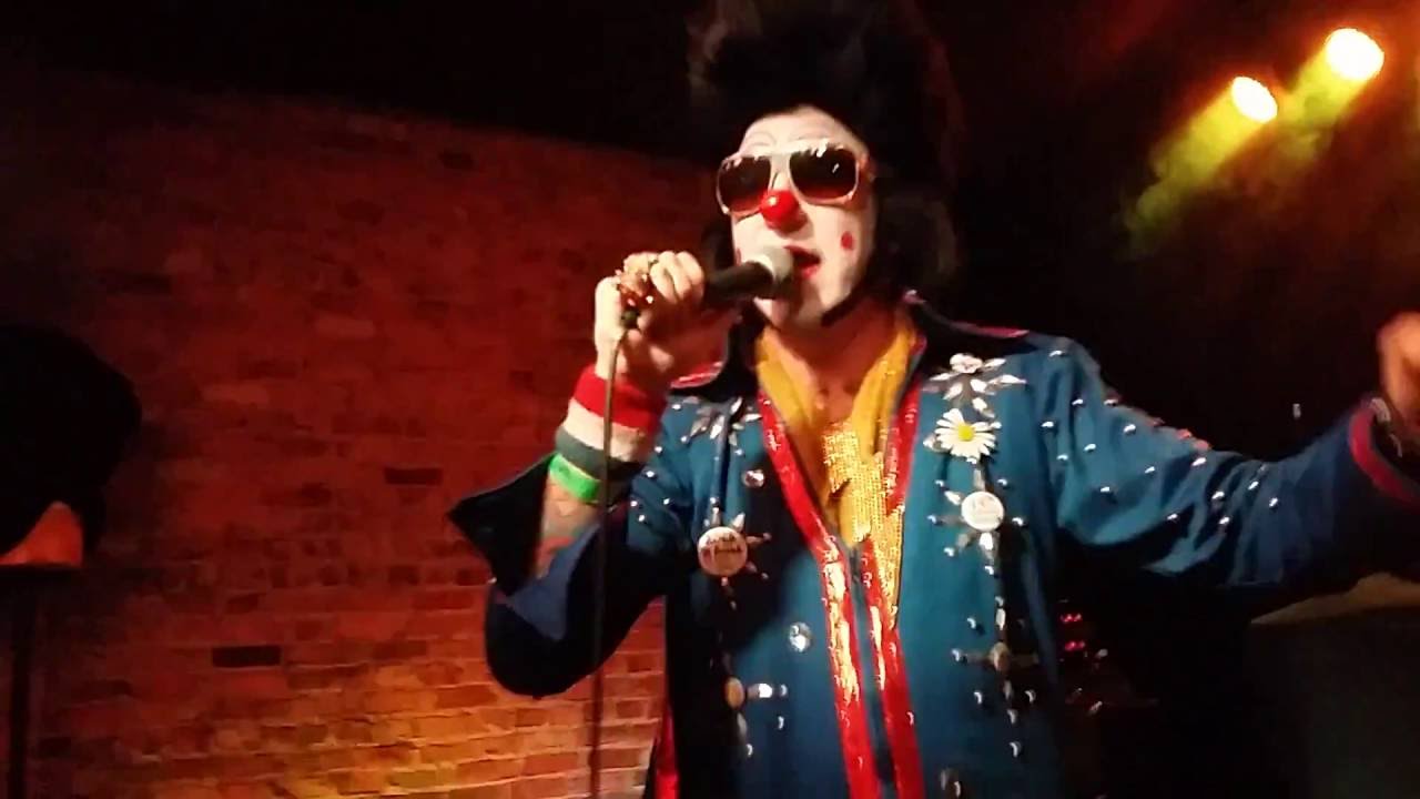 Clownvis Presley Singalong -What's Up? at Lyric Room Green Bay - YouTube