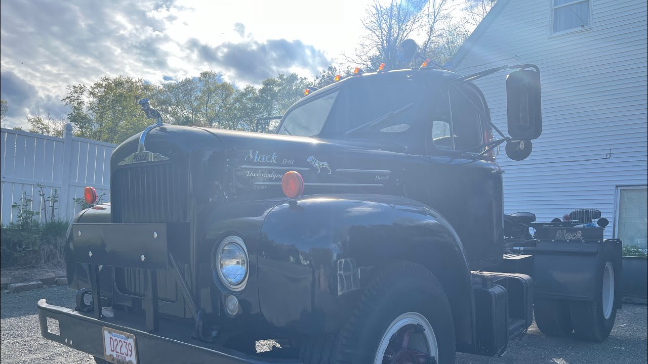 1965 Mack B model - YouTube