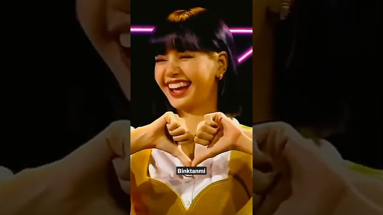 Lisa making cute hearts 🖤💖 - YouTube
