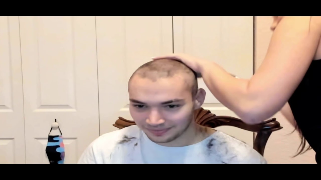 Adin Ross gets a buzz cut on stream by sister!!!!!!!(very funny) - YouTube