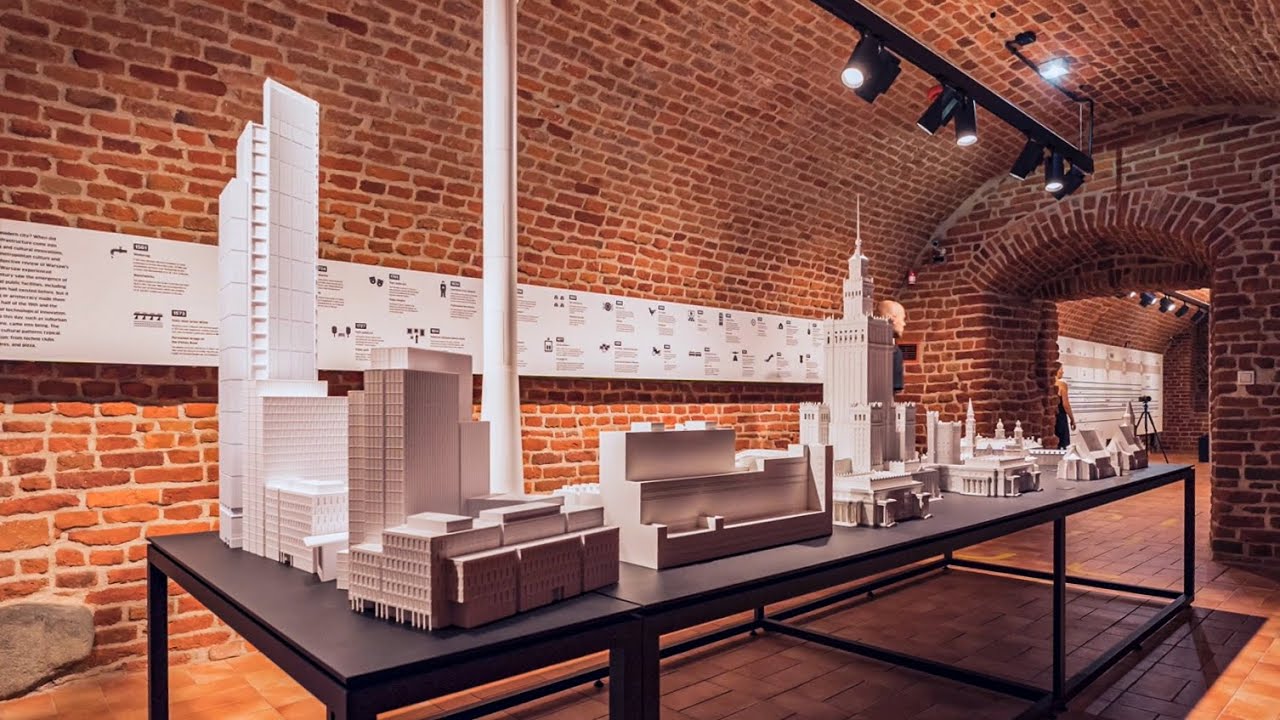 Varso Place model in Museum of Warsaw - YouTube