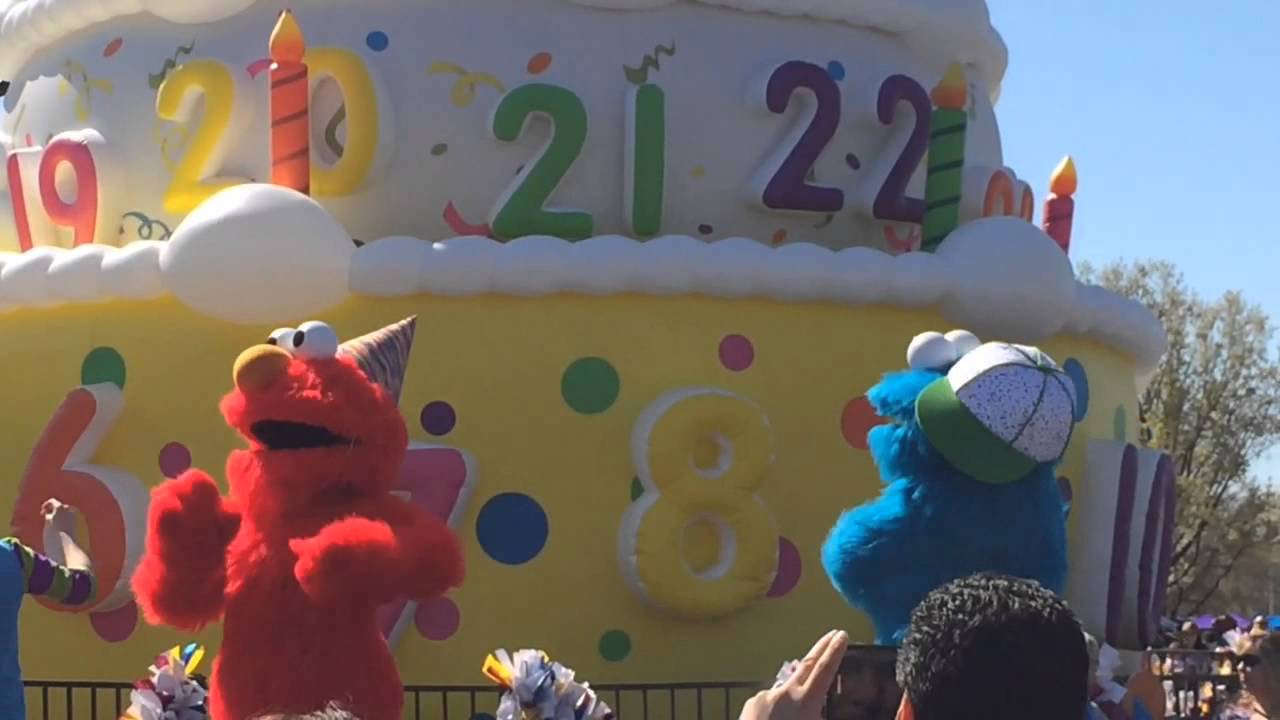 Sesame Place Celebrates Its 35th Birthday - YouTube
