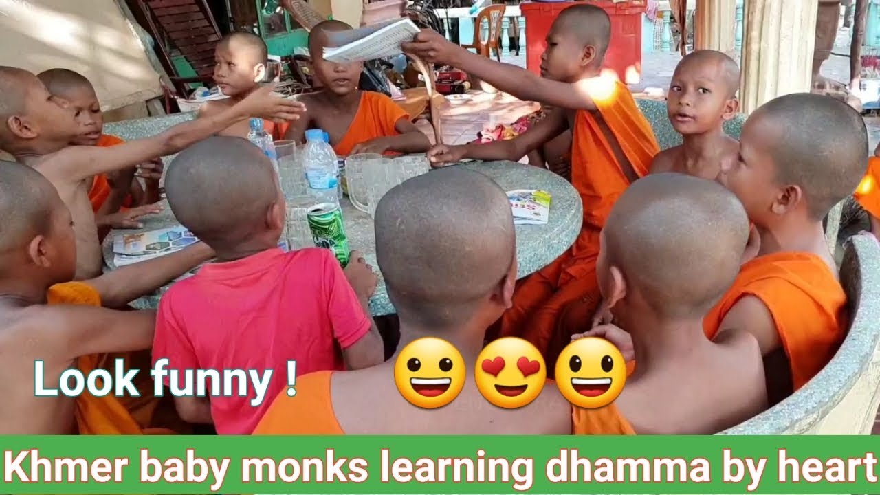 Look funny ! Khmer baby monks learning dhamma by heart - YouTube