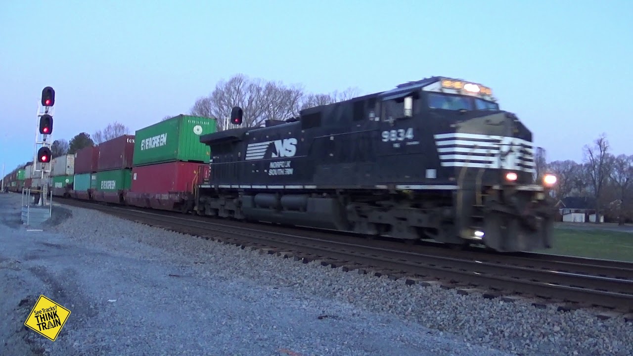 Amtrak 184 (Heritage Unit GE P42DC) and NS 228 - YouTube