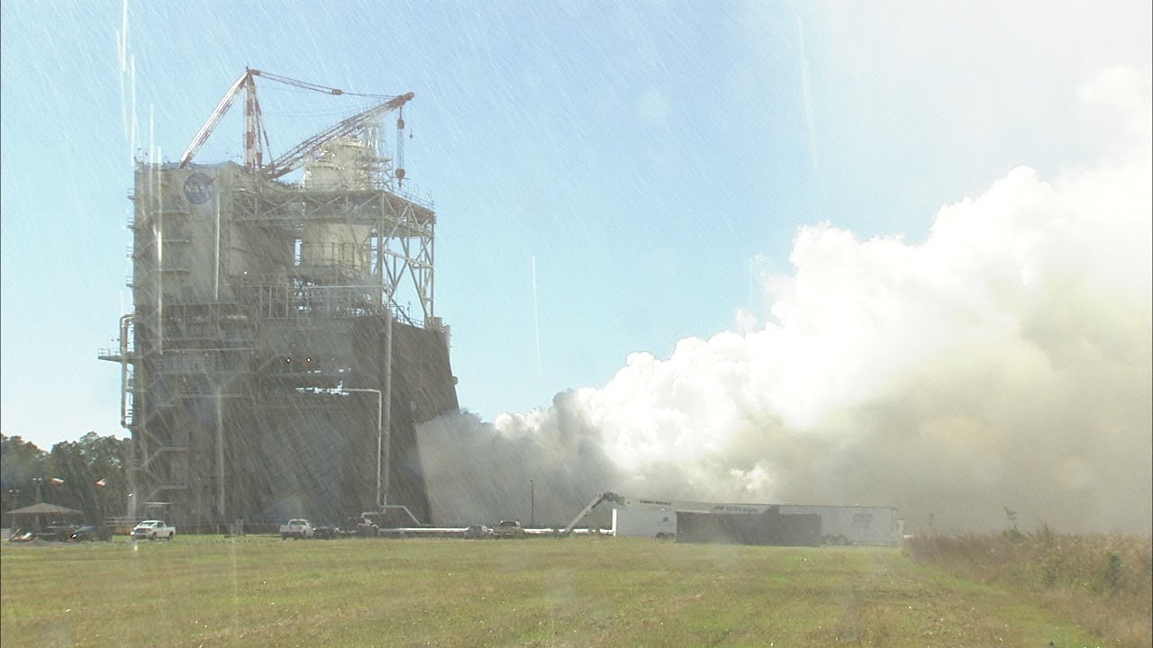 NASA Continues Fall Series of RS-25 Engine Tests - YouTube