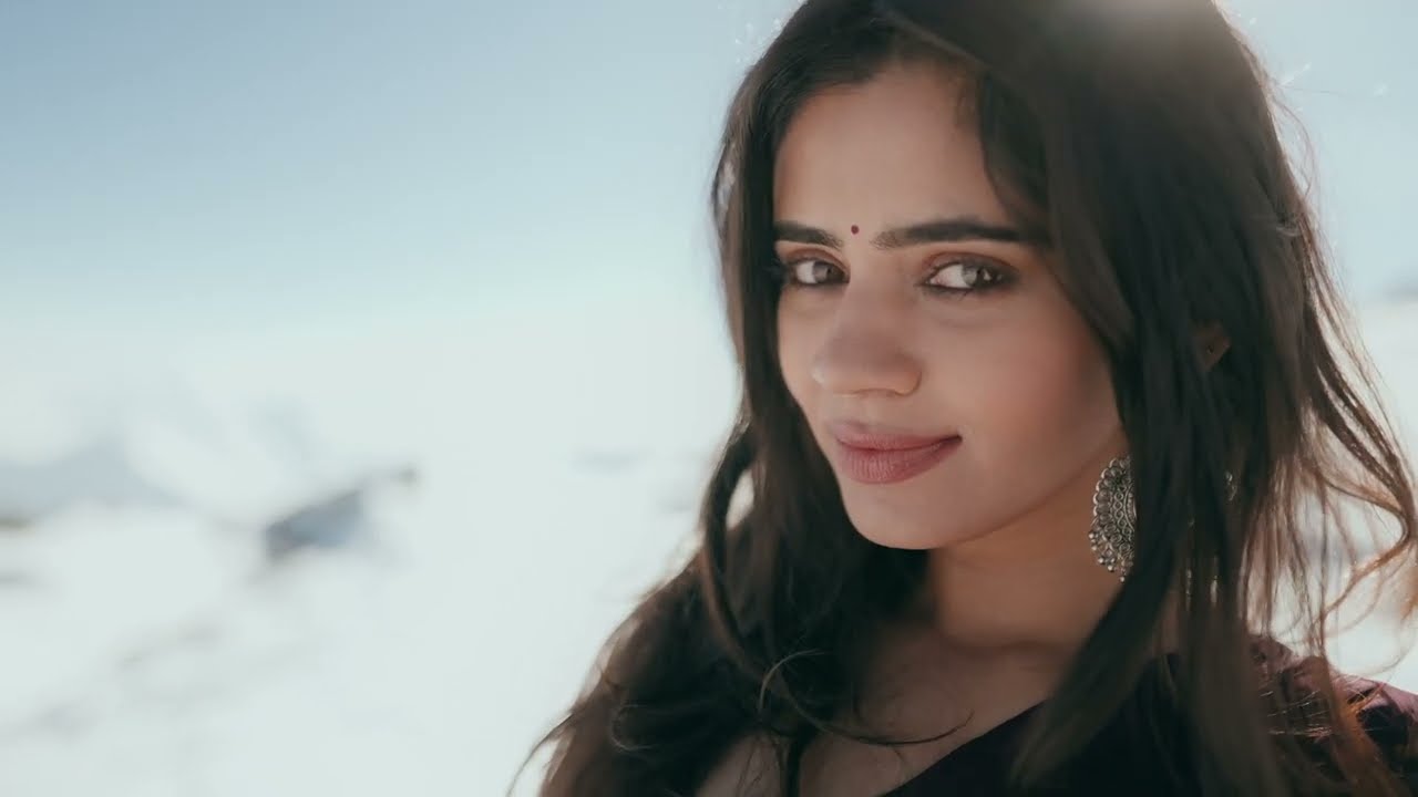 Vaan Varuvaan Cover | Soundariya | Kavinilavan - YouTube