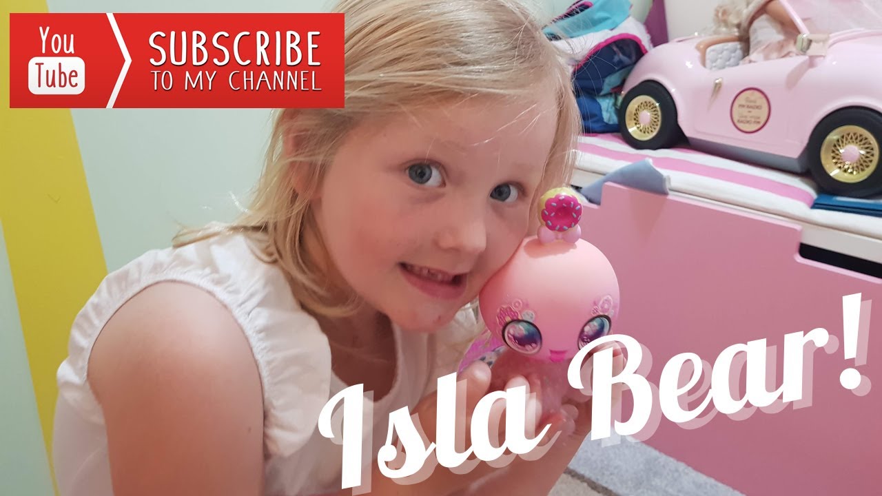 4 Year old Isla Bears! Goo Goo Galaxy grand opening - YouTube