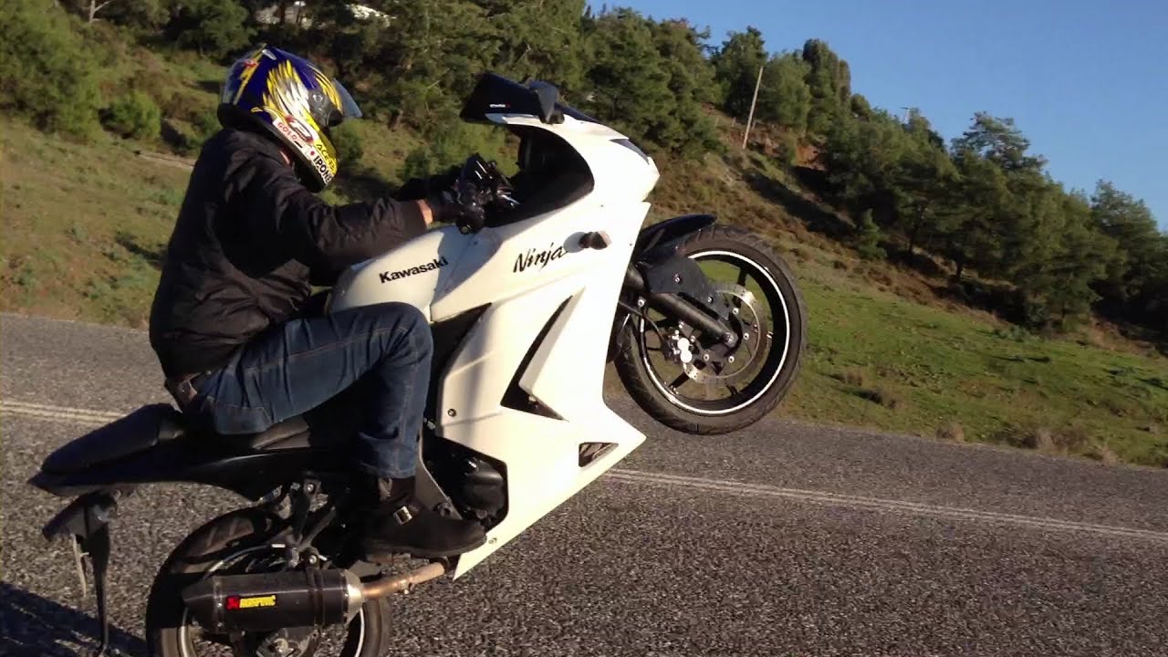 Kawasaki ninja 250r tek teker wheelie - YouTube