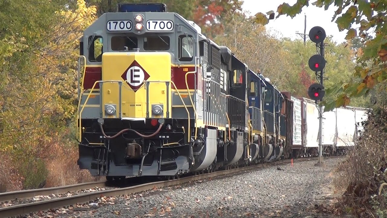 Erie Lackawanna Lives! NS SD45-2 1700 Leads OI-16 - YouTube