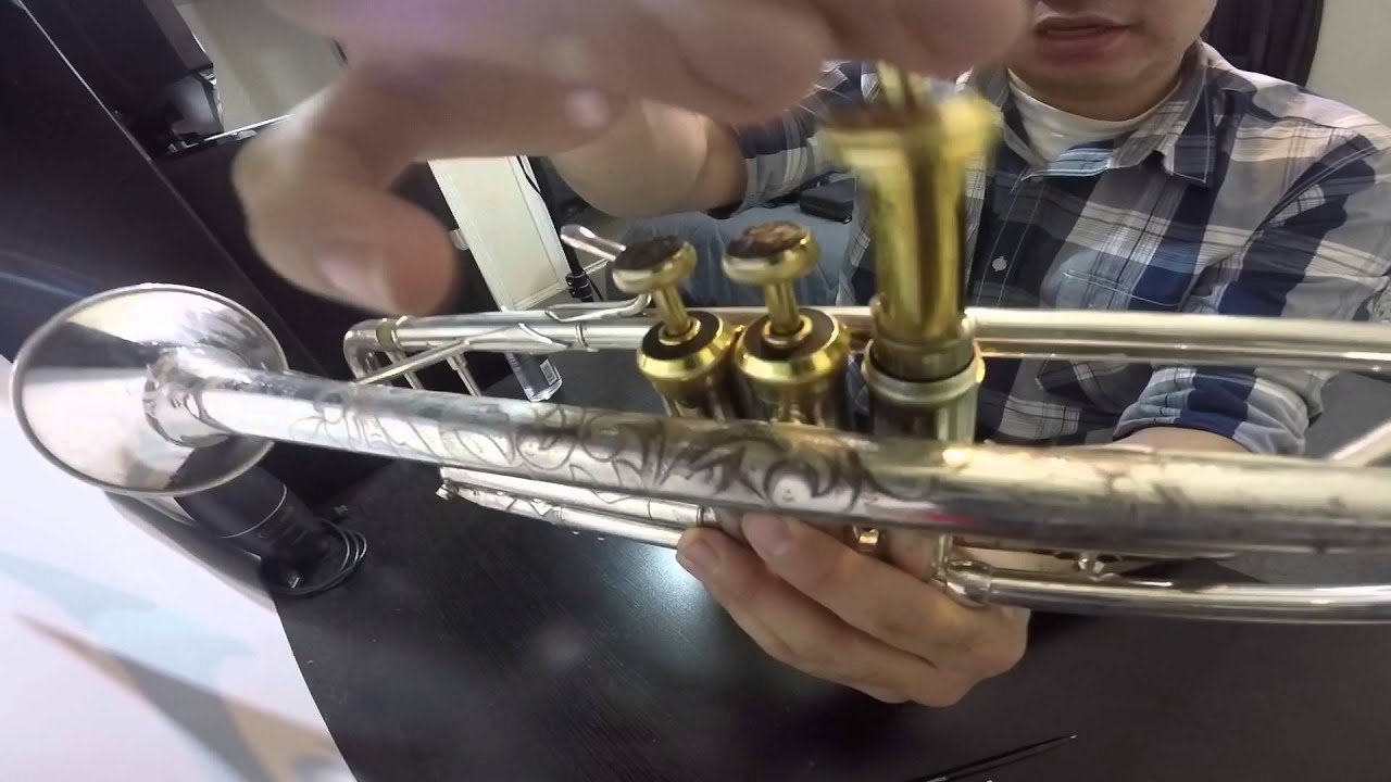 How to Apply Valve Oil - Trumpet - YouTube
