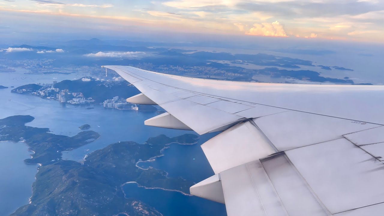 Magnificent Hong Kong Sunset Takeoff - Cathay Pacific Boeing 777-300ER ...