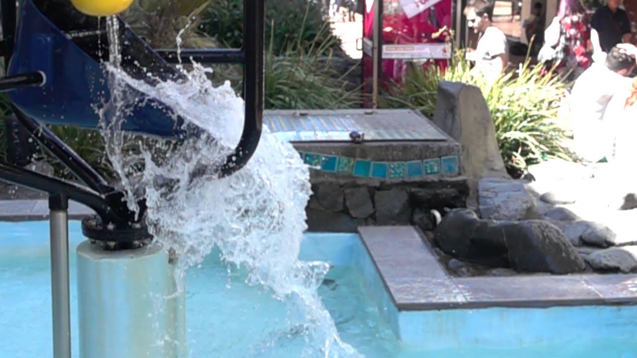 Bucket Fountain at 1000fps - YouTube