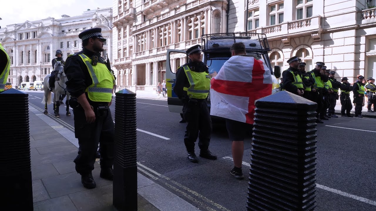 You Shall Not Pass: Police Lock Down Whitehall - YouTube