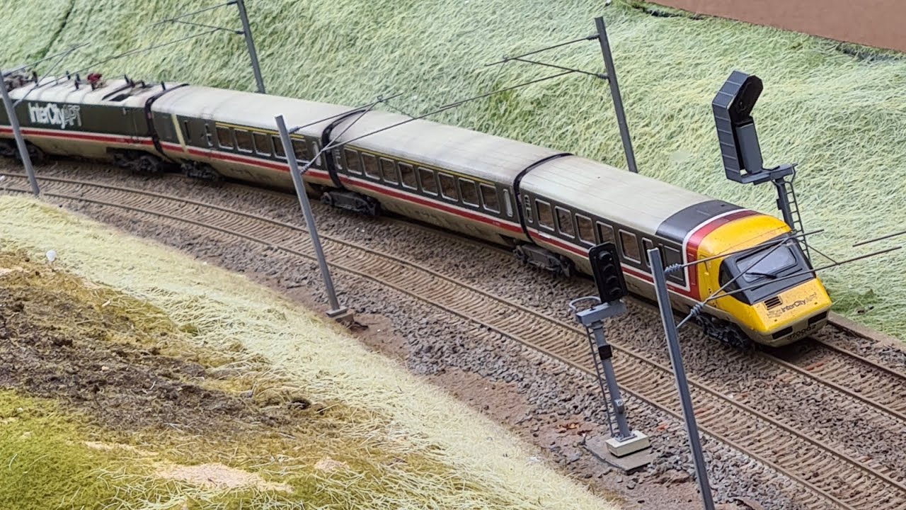 Project Tilt our 30ft long OO scale railway dedicated to he APT-P ...