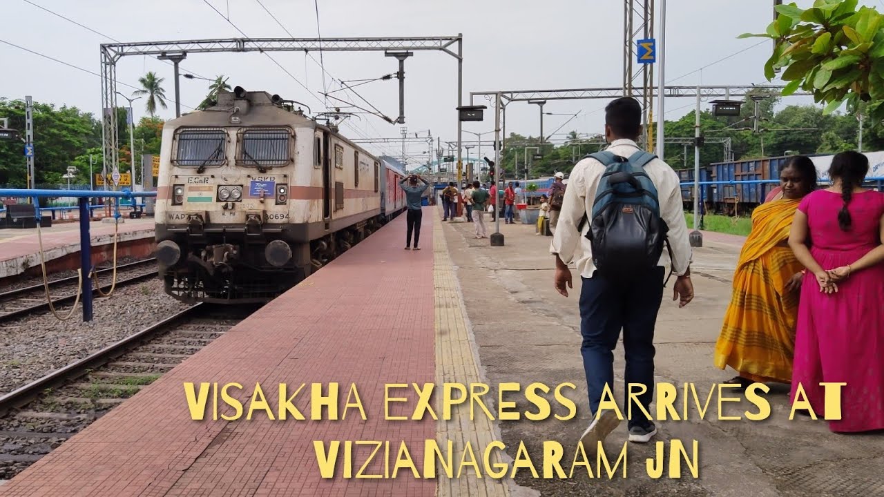 17016 Secunderabad jn to Bhubaneswar Visakha express arrives at ...