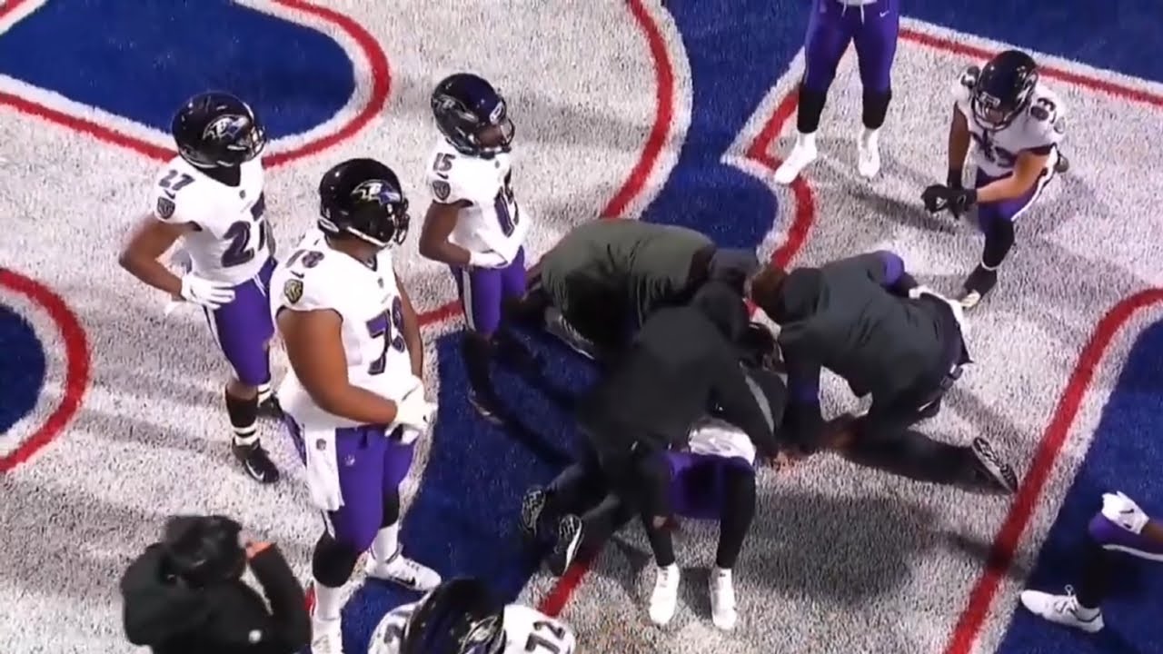 Ravens BAD SNAP Leads To Lamar Jackson Injury - YouTube