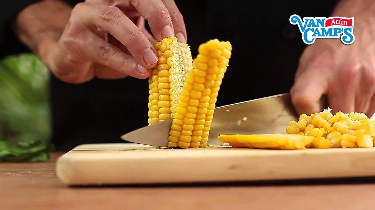 Cómo desgranar una mazorca por Van Camp’s - YouTube