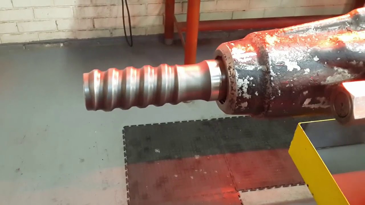 Hydraulic Drifter Test Rig - YouTube