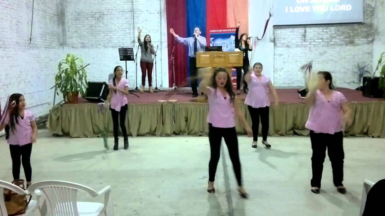 Alabando al Señor con Pandero y Danza - YouTube