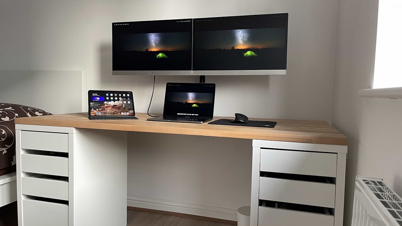 My Minimal and Clean Desk Setup - YouTube