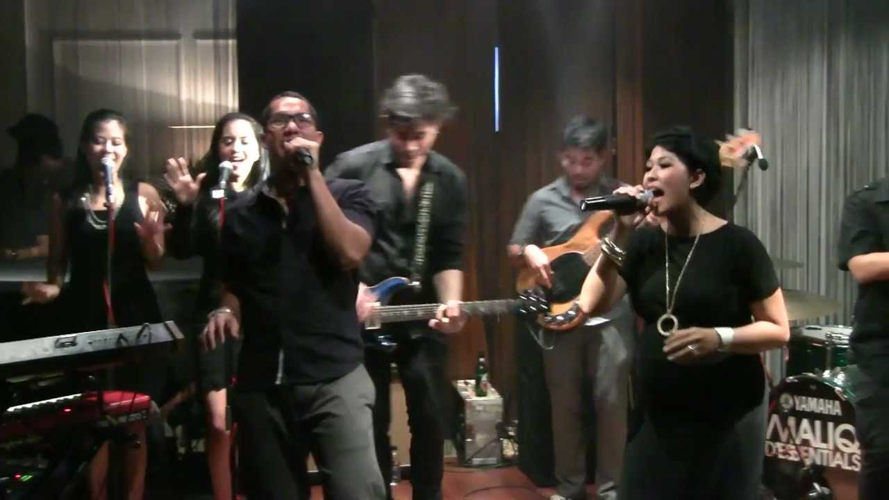 Maliq & D'essentials - Beautiful Life @ Mostly Jazz 25/11/11 [HD] - YouTube