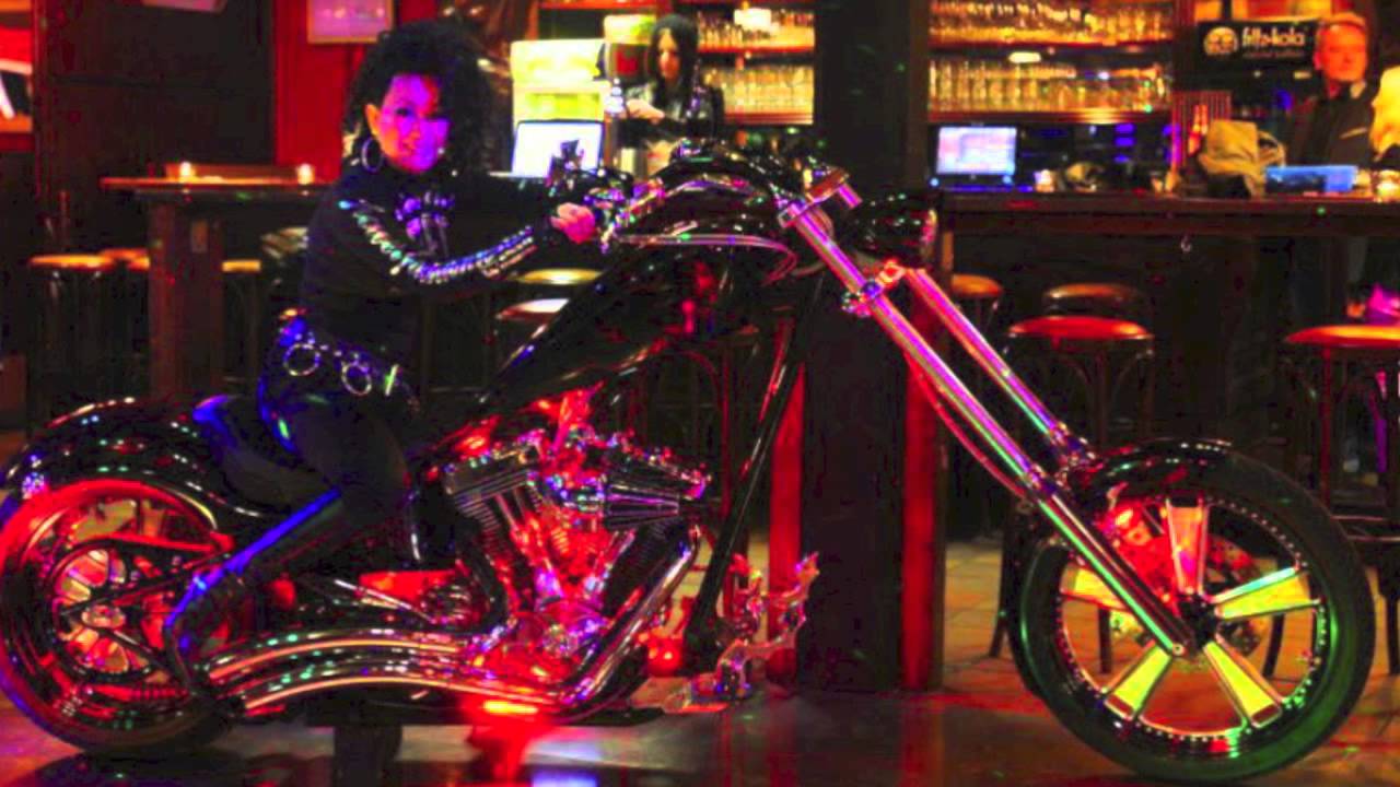 *Midnight Hour* by Tuti Kanta - YouTube