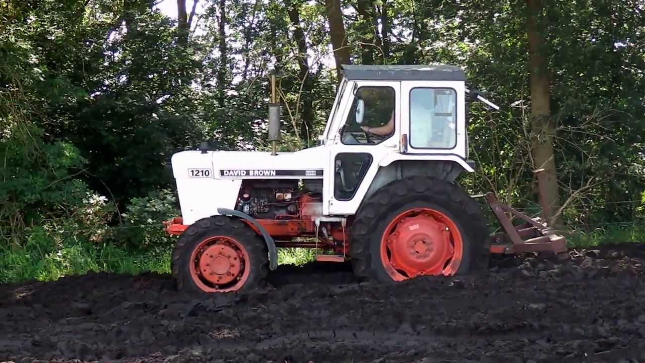 2012 Nijnsel David Brown 1210 4wd met viertand in ploegbak - YouTube