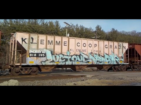 BNSF 6608 w/loaded unit train (fertilizer?) 2/18/23 - YouTube
