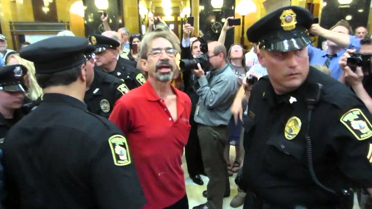 WI Capitol Police Drop Veteran's US Flag On Ground During Arrests 7.25. ...