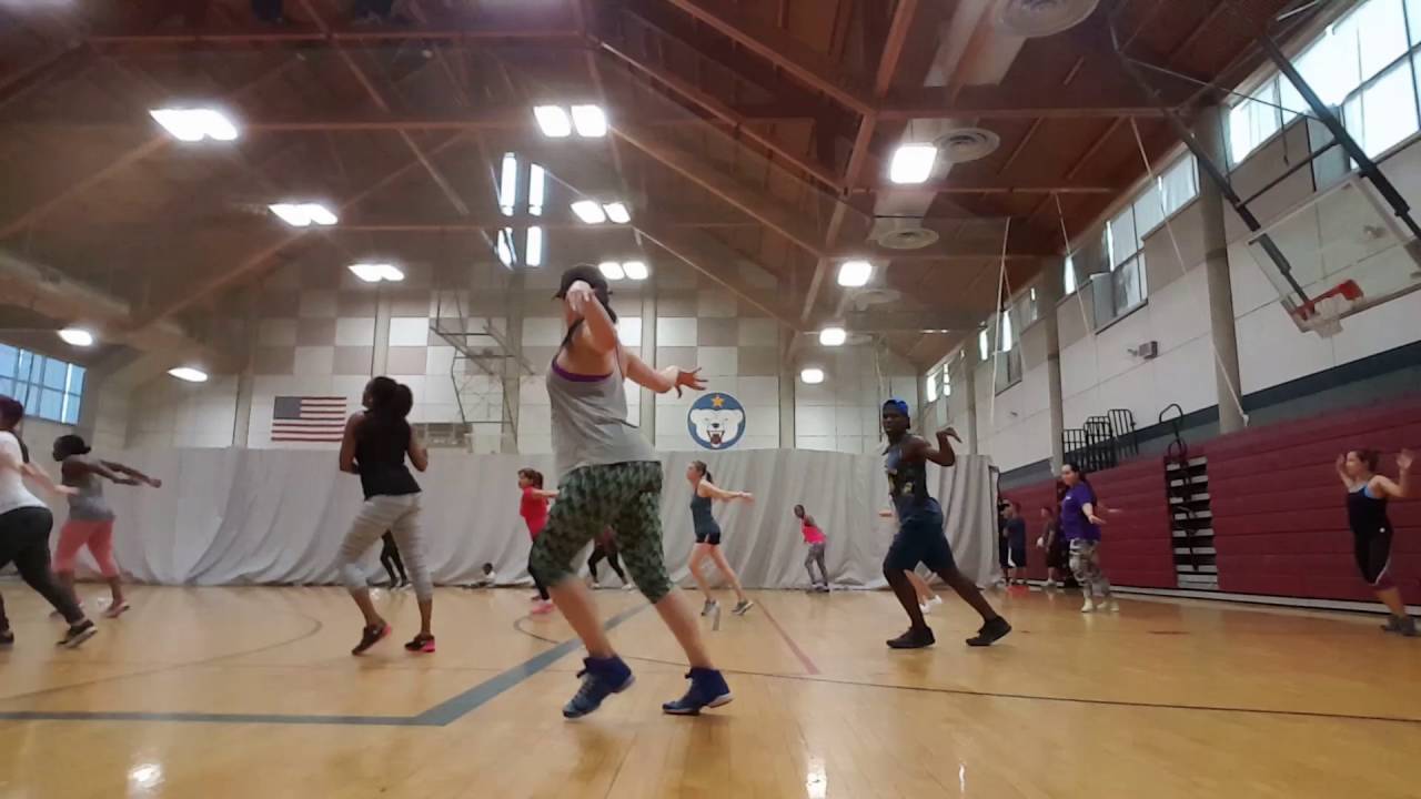 A short zumba clip - YouTube