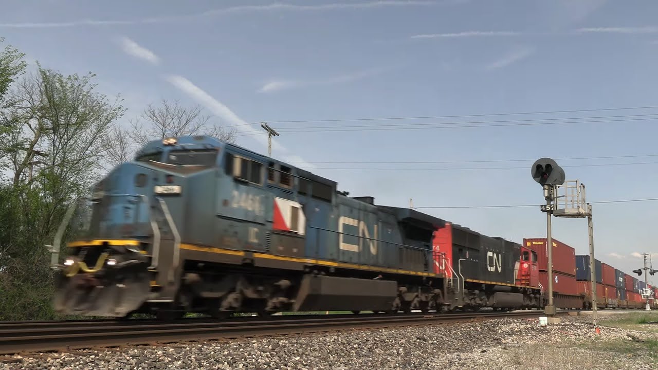 Blue Devil leads an Intermodal - YouTube
